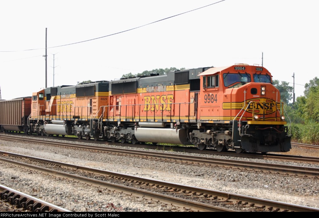 BNSF 9984 & 8829